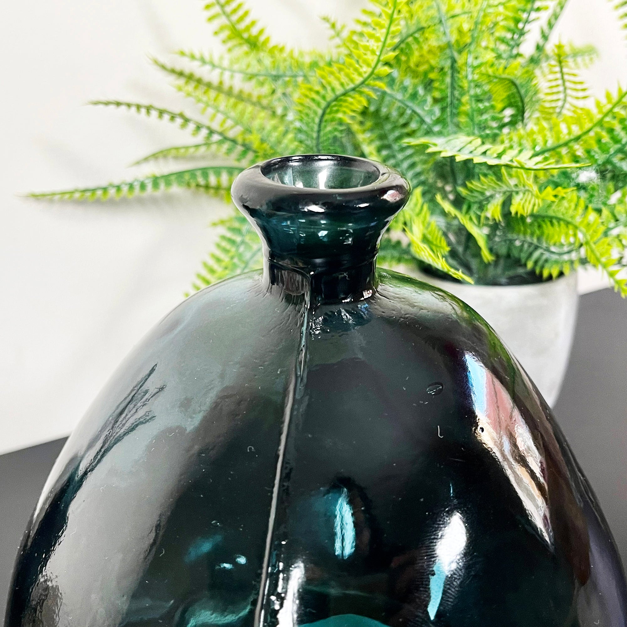 Darthome Recycled Glass Blue Bubble Vase 17x16x17cm – Darthome Limited